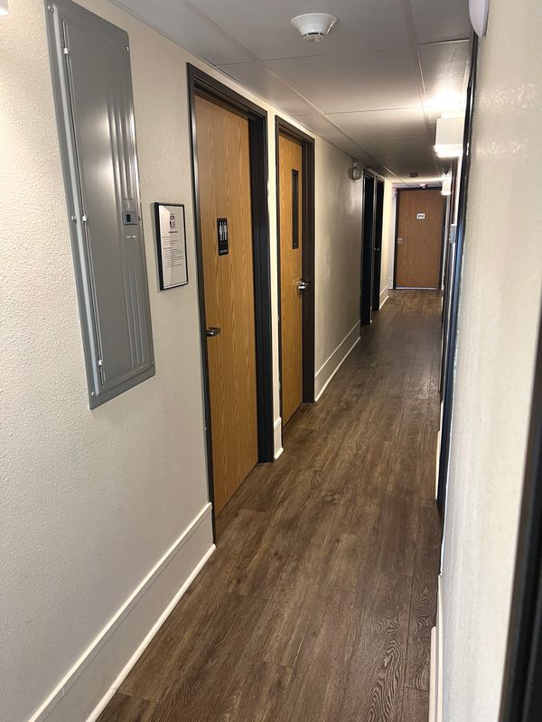 Rooms - 376 Eugene Affordable Hotel and Lodging